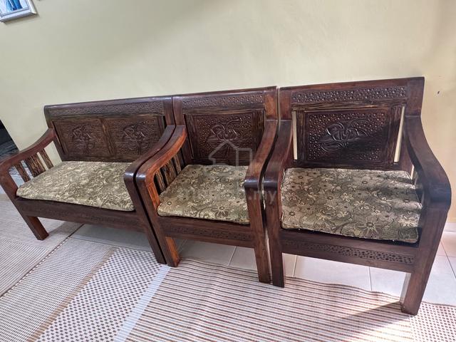 Set Kerusi Kayu Jati - Furniture & Decoration for sale in Bukit Katil ...