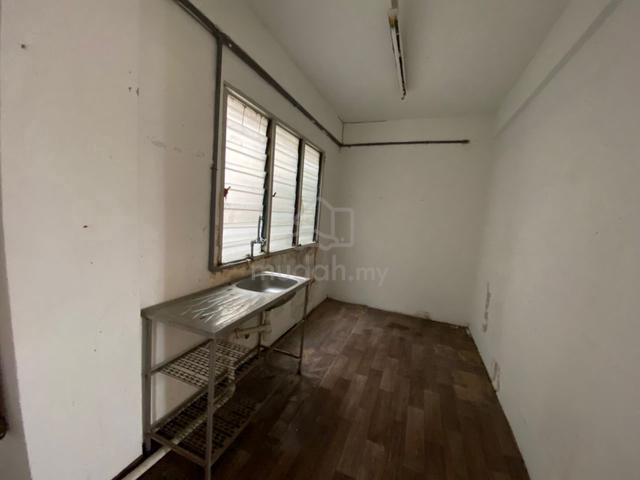 Flat for Sale, 2 Bedroom, 550 sq.ft, Rumah Pangsa Batu Berendam, Batu ...