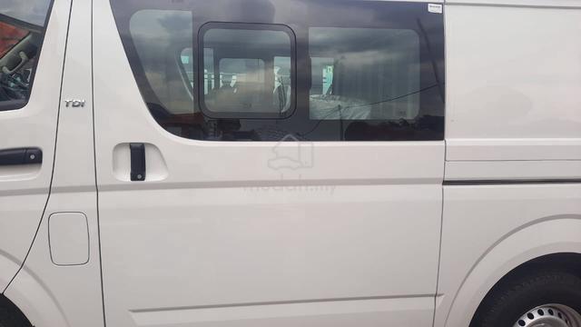Foton View Semi Hiace Panel Van 2.0 Automatic - Commercial Vehicle ...