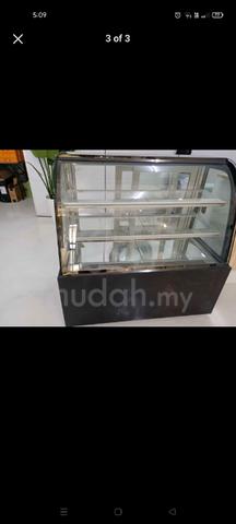 Curve Cake Showcase Professional Business Equipment For Sale In