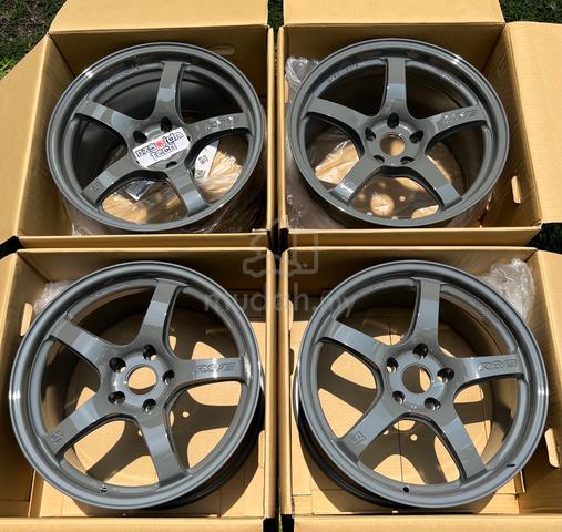 Rays gramlights 57cr 18 5x114 9.5j 38 japan - Car Accessories & Parts ...