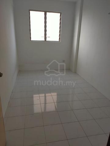 Apartment for Sale, 3 Bedroom, 560 sq.ft, Pinang Emas Flat, Batu ...