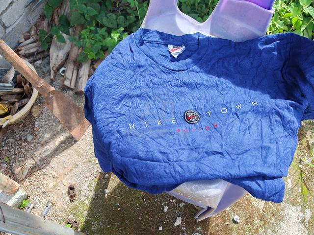 Vtg 90s Nike Town Boston P22.5 (L) - Clothes for sale in Ranau, Sabah