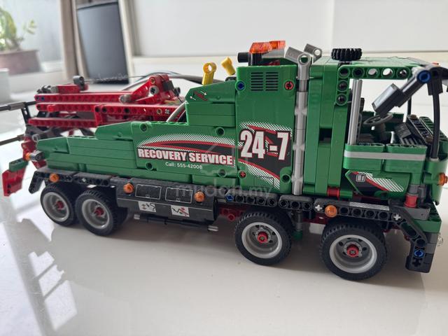 Authentic LEGO Technic Service Truck 42008 - Hobby & Collectibles for ...