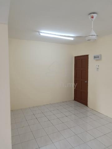 Apartment for Sale, 3 Bedroom, 750 sq.ft, Anggerik Apartment (Taman ...