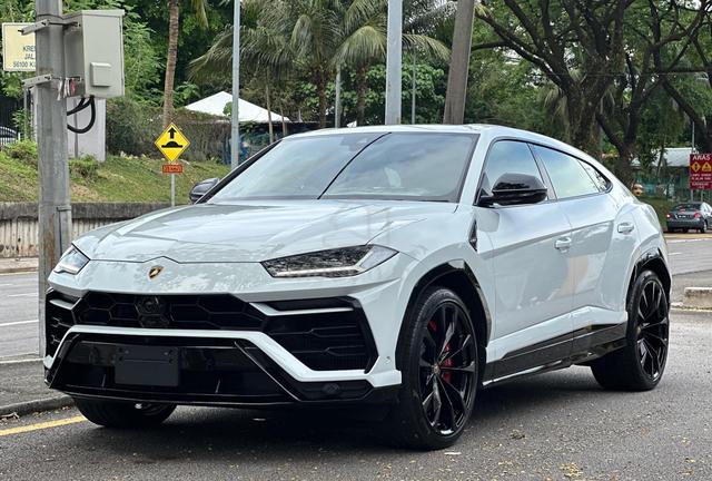 BEST COLOR IN TOWN 2TONE 2022 Lamborghini URUS 4.0 - Cars for sale in ...