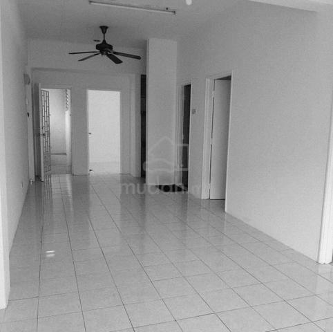 Apartment for Sale, 3 Bedroom, 830 sq.ft, Red Ruby Apartment, Seri ...