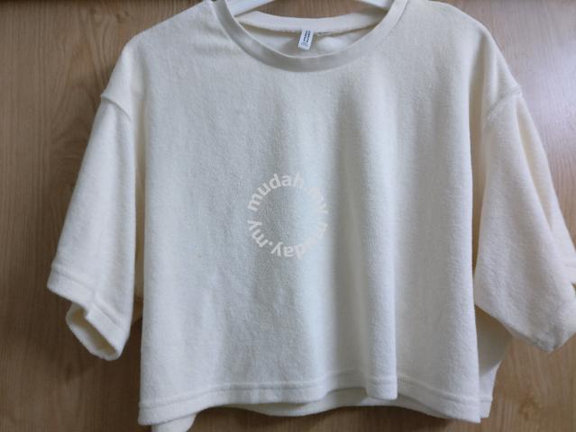 NeverWornWhiteTowellingMaterialCropTopS/S#DIVIDED# - Clothes for sale ...