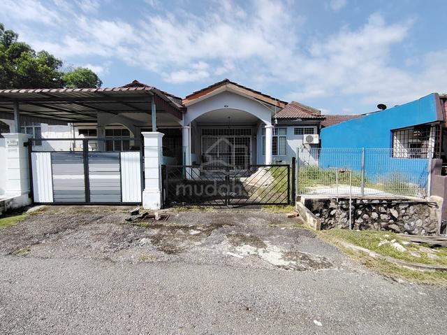 1-storey Terraced House for Sale, 3 Bedroom, 1680 sq.ft, Paroi, Negeri ...
