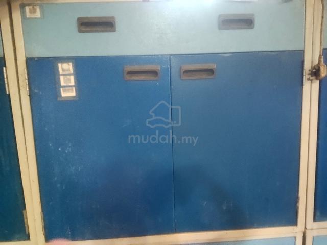 rak/almari besi terpakai - Furniture & Decoration for sale in Kota ...