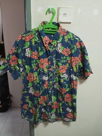 kemeja hawaii flower bunga raya - Clothes for sale in Bachok, Kelantan