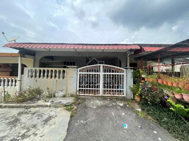 1-storey Terraced House for Sale, 3 Bedroom, 1400 sq.ft, Paroi, Negeri ...