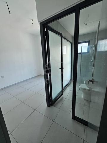 Service Residence for Sale, 4 Bedroom, 1044 sq.ft, Sinaran Residences ...