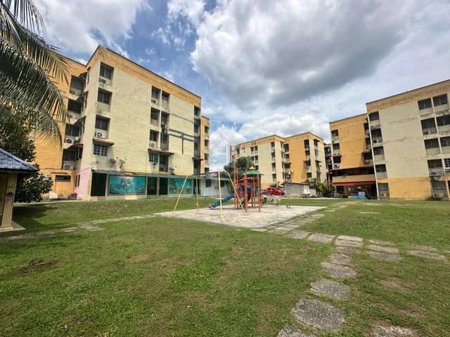 Apartment for Sale, 3 Bedroom, 716 sq.ft, Apartment Anggerik (Desa ...