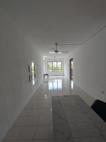 Apartment for Rent, 3 Bedroom, 700 sq.ft, Dahlia Apartment (Taman Bunga ...