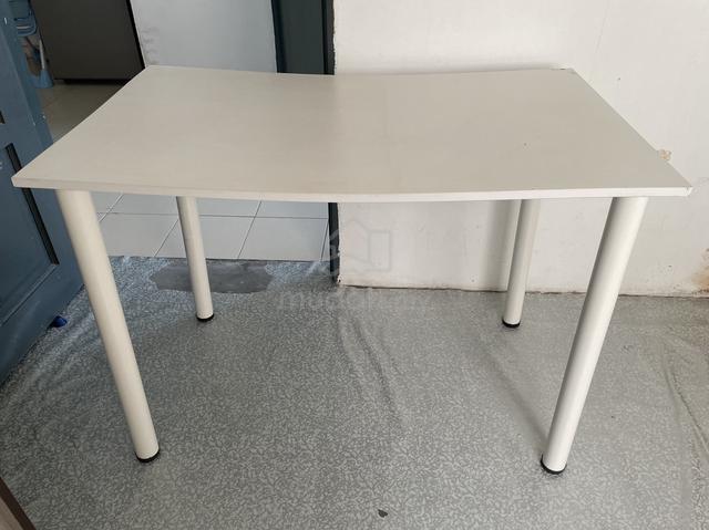 Used study table - Furniture & Decoration for sale in Shah Alam, Selangor