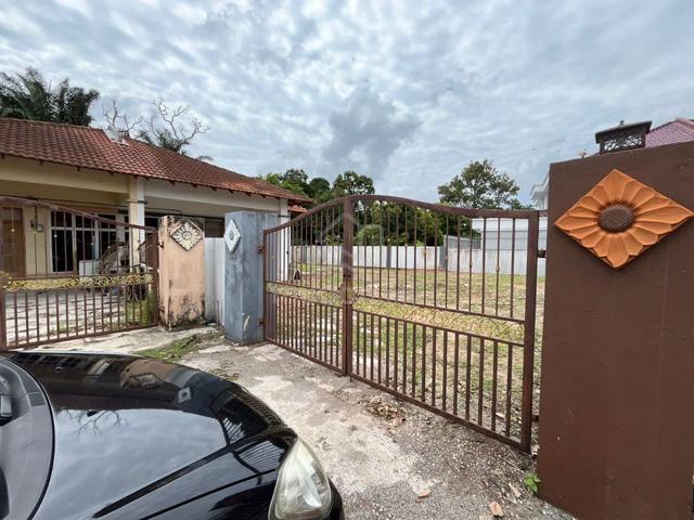 Semi-Detached House for Sale, 3 Bedroom, 4900 sq.ft, Muar, Johor ...