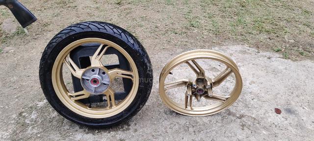 rim sym Vf3i 185..dan tayar belakang masih baru - Motorcycle ...