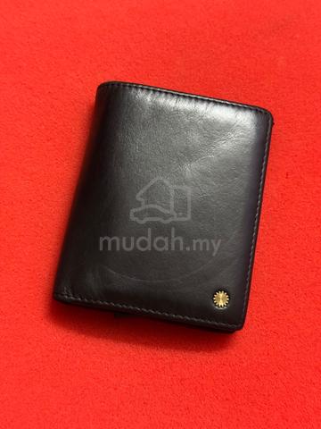 Revelot Anti Theft RFID Wallet - Bags & Wallets for sale in Georgetown ...