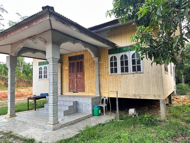 1-storey Terraced House for Rent, 3 Bedroom, 1000 sq.ft, Hulu ...