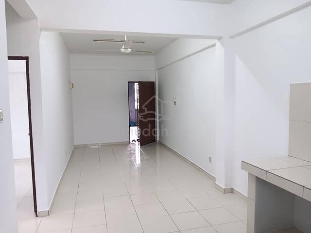 Others for Rent, 2 Bedroom, 700 sq.ft, Lokasi berhadapan Sekolah ...