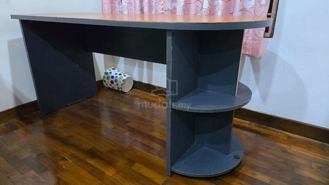 Study Table 5 feet - Furniture & Decoration for sale in Georgetown, Penang