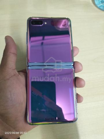 Samsung ZFlip 8+8Ram 256Gb Nego smpai jadi - Mobile Phones & Gadgets ...