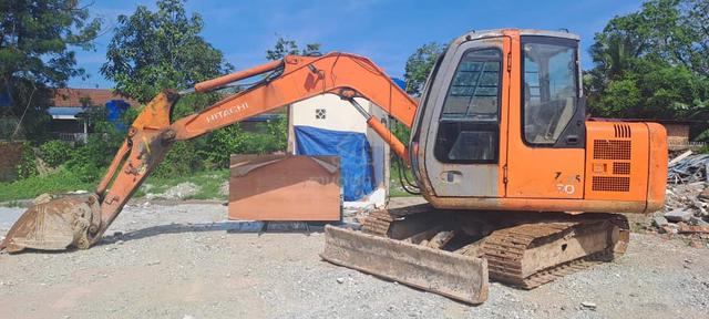 Hitachi Zaxis Zx60 - Commercial Vehicle & Boats for sale in Kota Kinabalu, Sabah
