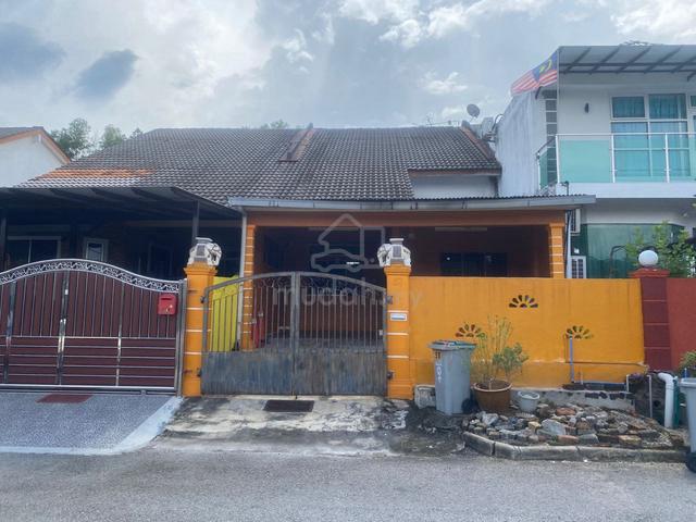 1.5-storey Terraced House for Sale, 5 Bedroom, 1646 sq.ft, Paroi ...