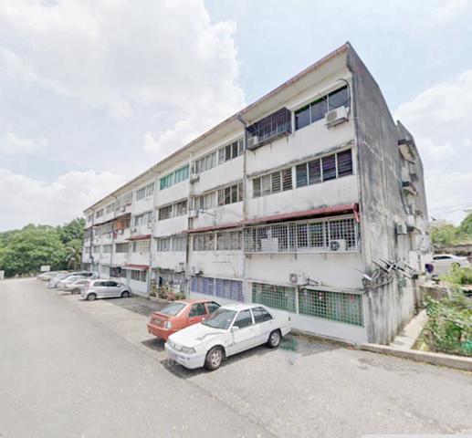 Flat for Sale, 2 Bedroom, 520 sq.ft, Taman Bukit Serdang Seksyen 5 ...