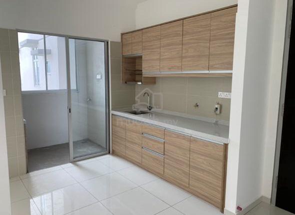 Midfields 2 Condo, Sungai Besi, 2 Parking Lot, 4 Aircond, Nice Place ...
