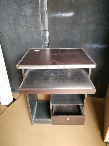 Preloved Desk / Computer Table - Furniture & Decoration for sale in ...