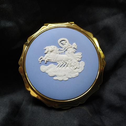 Vintage Stratton Queen Convertible Compact with - Hobby & Collectibles ...