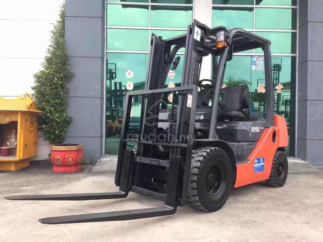 TOYOTA Forklift 62-8FD25 Diesel Recon Full Loan - Commercial Vehicle ...