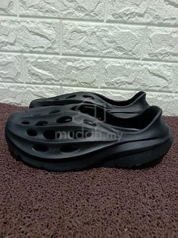 MO Clog Foam Slip-On - Shoes for sale in Tronoh, Perak