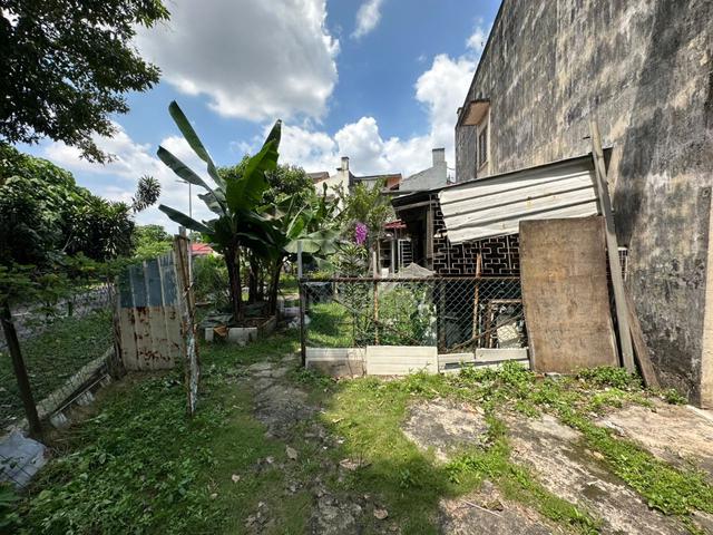 PJ section 5 double storey corner - House for sale in Petaling Jaya ...