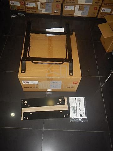 Bride Type MO RH Driver Semi Bucket Seat Rail GK5 - Car Accessories ...