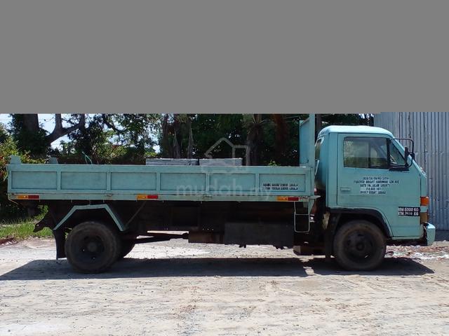 Lorry for Sale - Commercial Vehicle & Boats for sale in Kudat, Sabah
