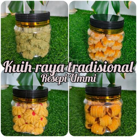 kuih raya tradisional - Food for sale in Puncak Alam, Selangor