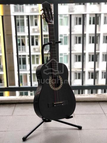 Gitar Kapok dengan stand - Music Instruments for sale in Nilai, Negeri ...