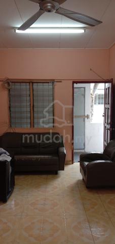 Apartment for Sale, 3 Bedroom, 650 sq.ft, Pandan Ria Apartment (Block B ...