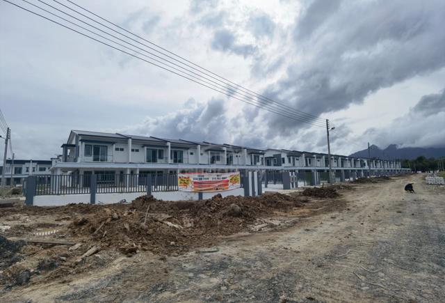 New 2-storey Terraced House for Sale, 4 Bedroom, 1950 sq.ft, Kuching ...