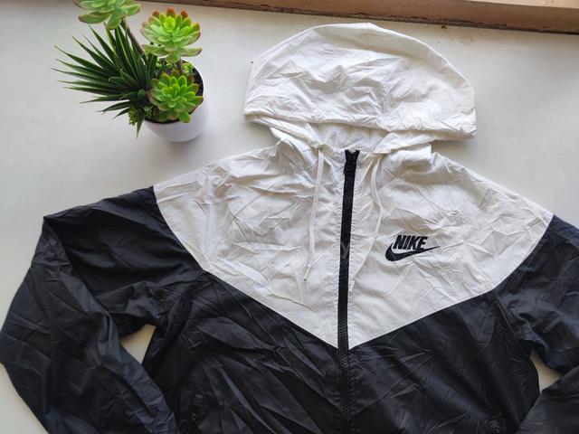 Nike Sportswear Windrunner Pit 19.5 - Clothes for sale in Ranau, Sabah