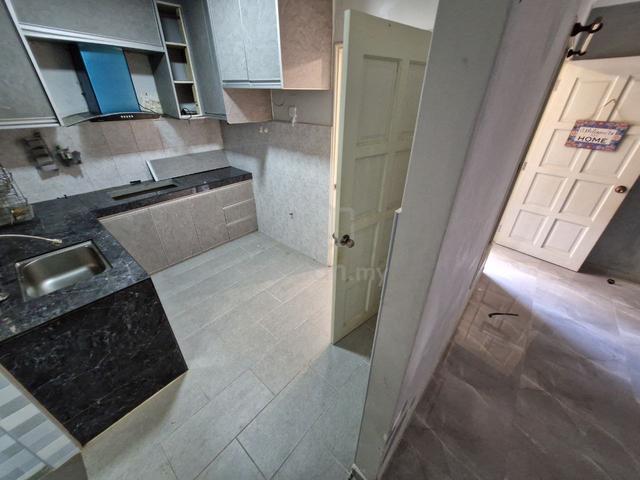 Apartment for Sale, 3 Bedroom, 720 sq.ft, Apartment Anggerik (Desa ...