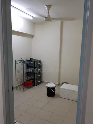 Apartment for Sale, 3 Bedroom, 650 sq.ft, Pandan Ria Apartment (Block C ...
