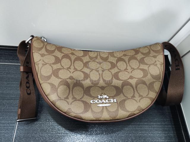 Coach moon bag - Bags & Wallets for sale in Desa ParkCity, Kuala Lumpur