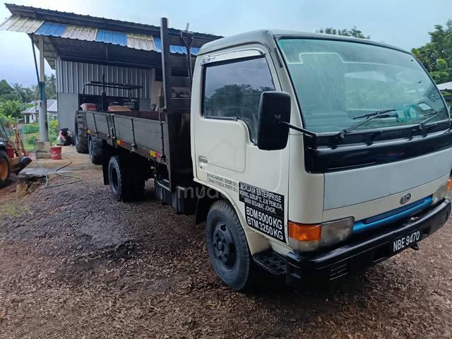 Lori Tipper Dumper Nissan - Commercial Vehicle & Boats for sale in ...