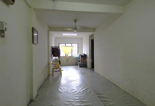 Flat for Sale, 3 Bedroom, 650 sq.ft, Flat PKNS Seksyen 7 Shah Alam ...