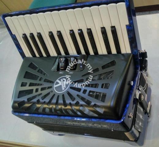 Hohner Bravo II 60 Bass Accordion - Music Instruments for sale in ...