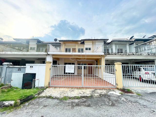 2-storey Terraced House for Sale, 4 Bedroom, 1760 sq.ft, Sikamat ...